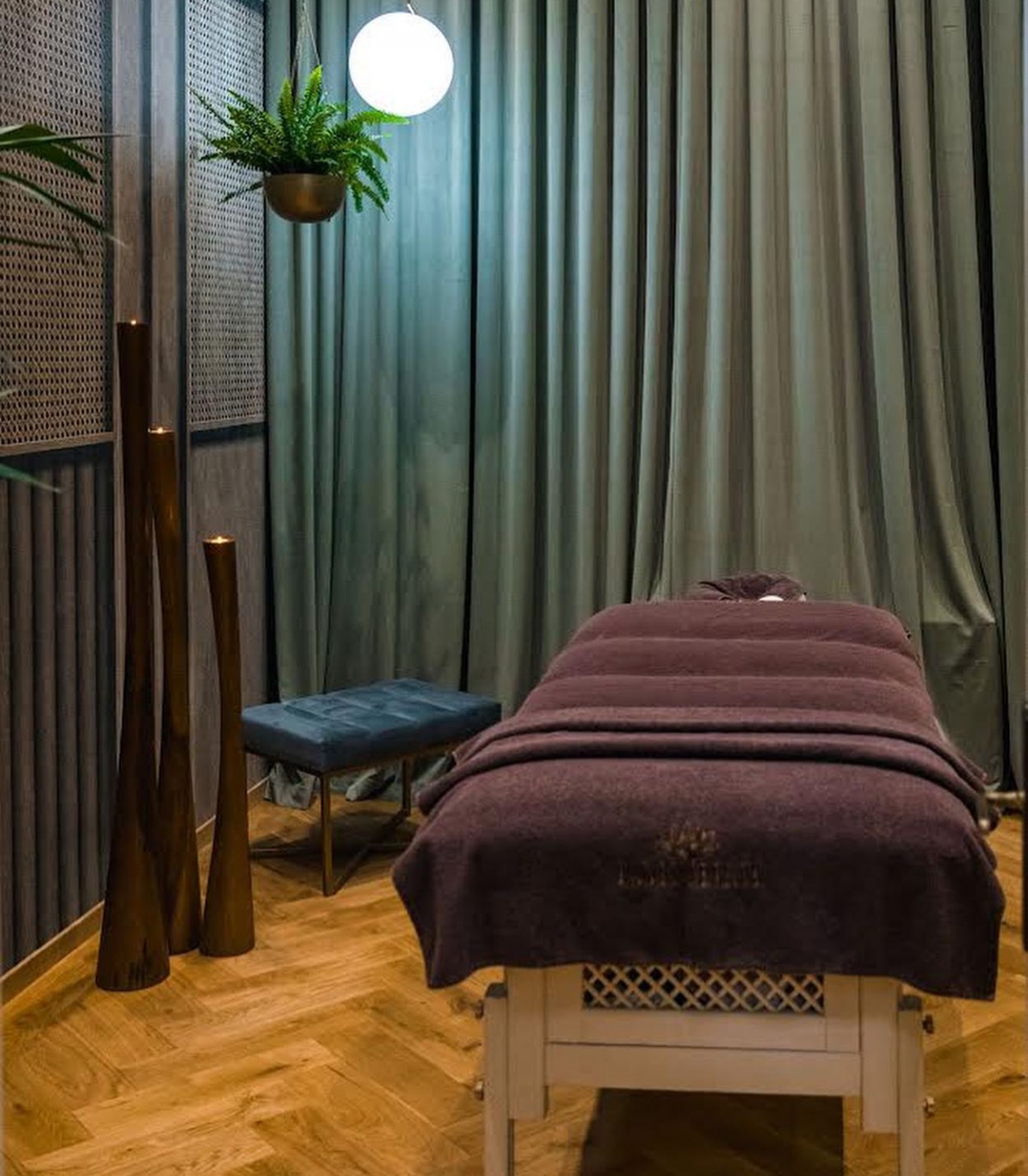Luxury hair cut, styling and massage for him