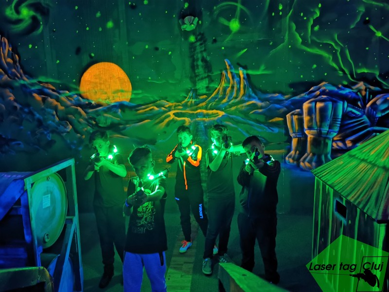 Evadeaza din realitate impreuna cu gasca ta - Laser Tag indoor in Cluj