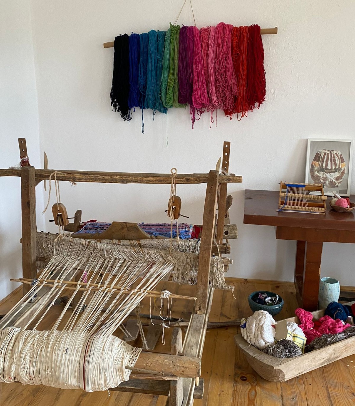 Accommodation, traditions and Romanian crafts at an art center in Buzau