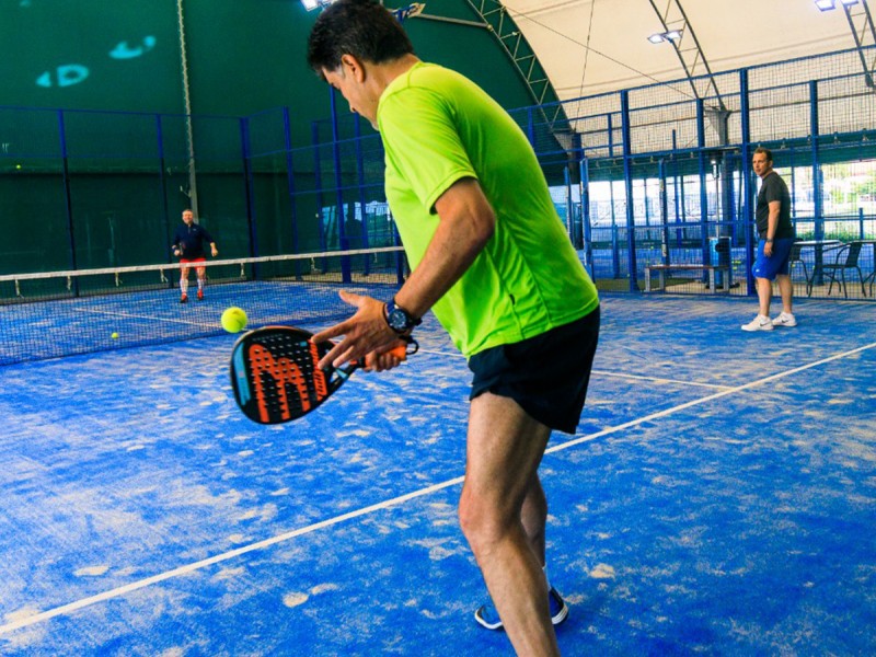 Play paddle, the newest sport, on an outdoor or indoor court in Timisoara