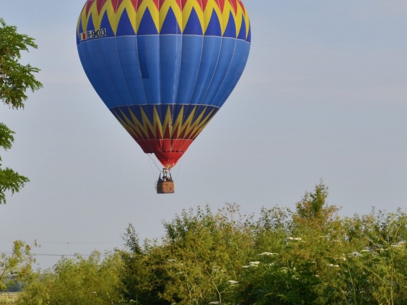 Hot air balloon flight and private transportation